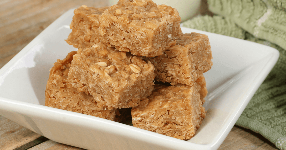 IBD Breakfast Recipe: Cinnamon Bun Oatmeal Bake